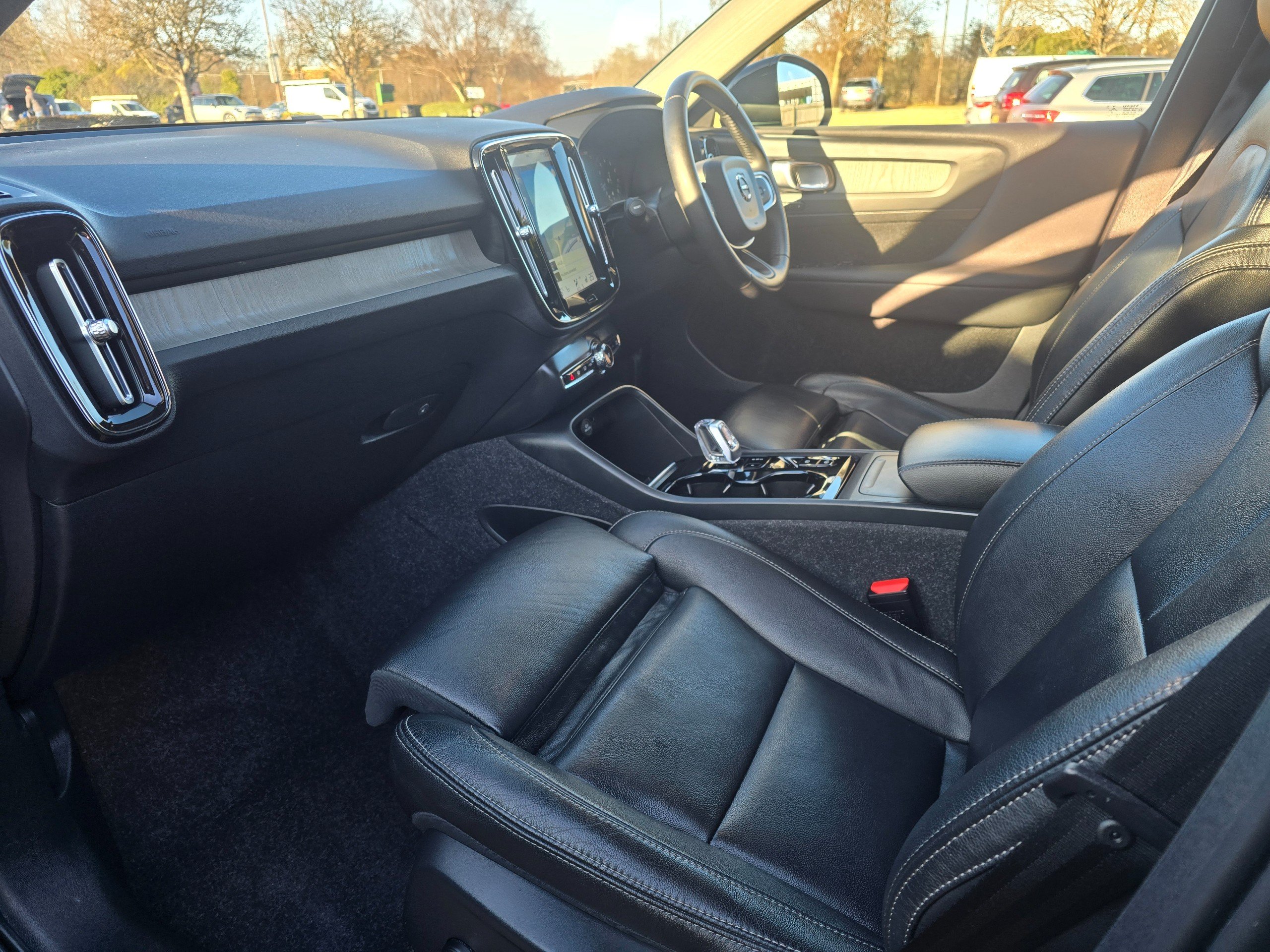 Used 2020 Volvo XC40 2.0 B4 MHEV Inscription Pro SUV 5dr Petrol Hybrid ...