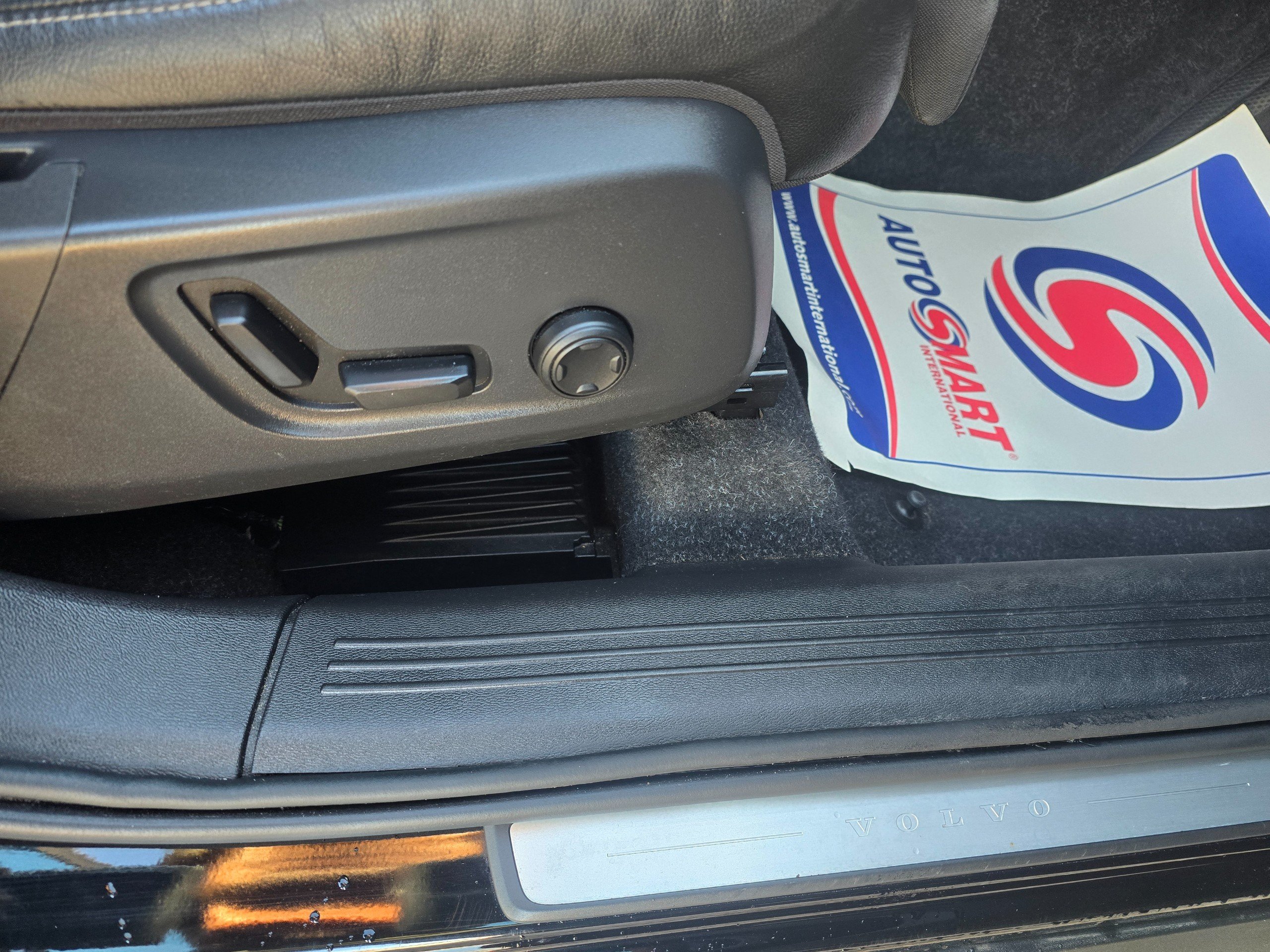 Used 2020 Volvo XC40 2.0 B4 MHEV Inscription Pro SUV 5dr Petrol Hybrid ...